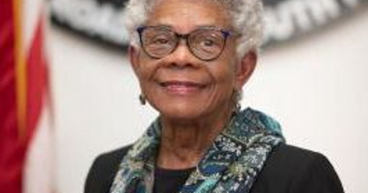 Commissioner Dr. Esther Berry Obituary in Belle Glade at Camel Funeral ...